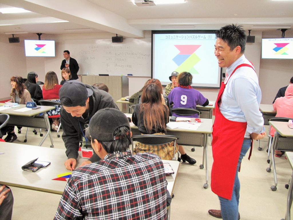 人気実演販売士のレジェンド松下さんが学生たちに実演を交えて特別授業 Nsgグループ
